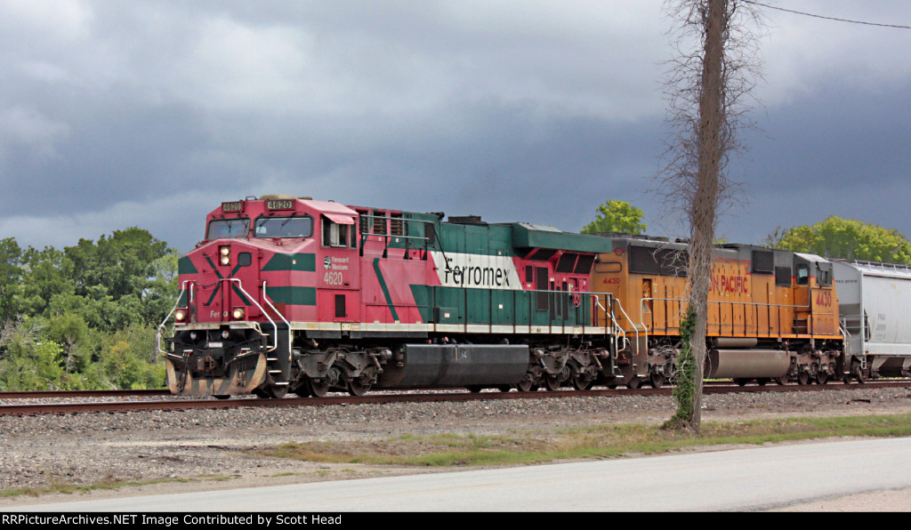 FXE 4620 and UP 4430